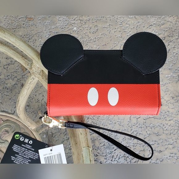 Disney | Bags | New Loungefly Disney Mickey Mouse Cosplay Tech Wallet ...